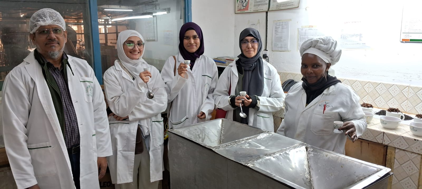 Kagwe Tea Factory Hosts a team from Tapal Teas, one of KTDA’s long ...